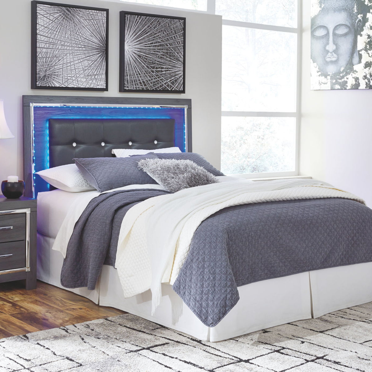 Lodanna - Upholstered Panel Bed – Neill’s Home Store